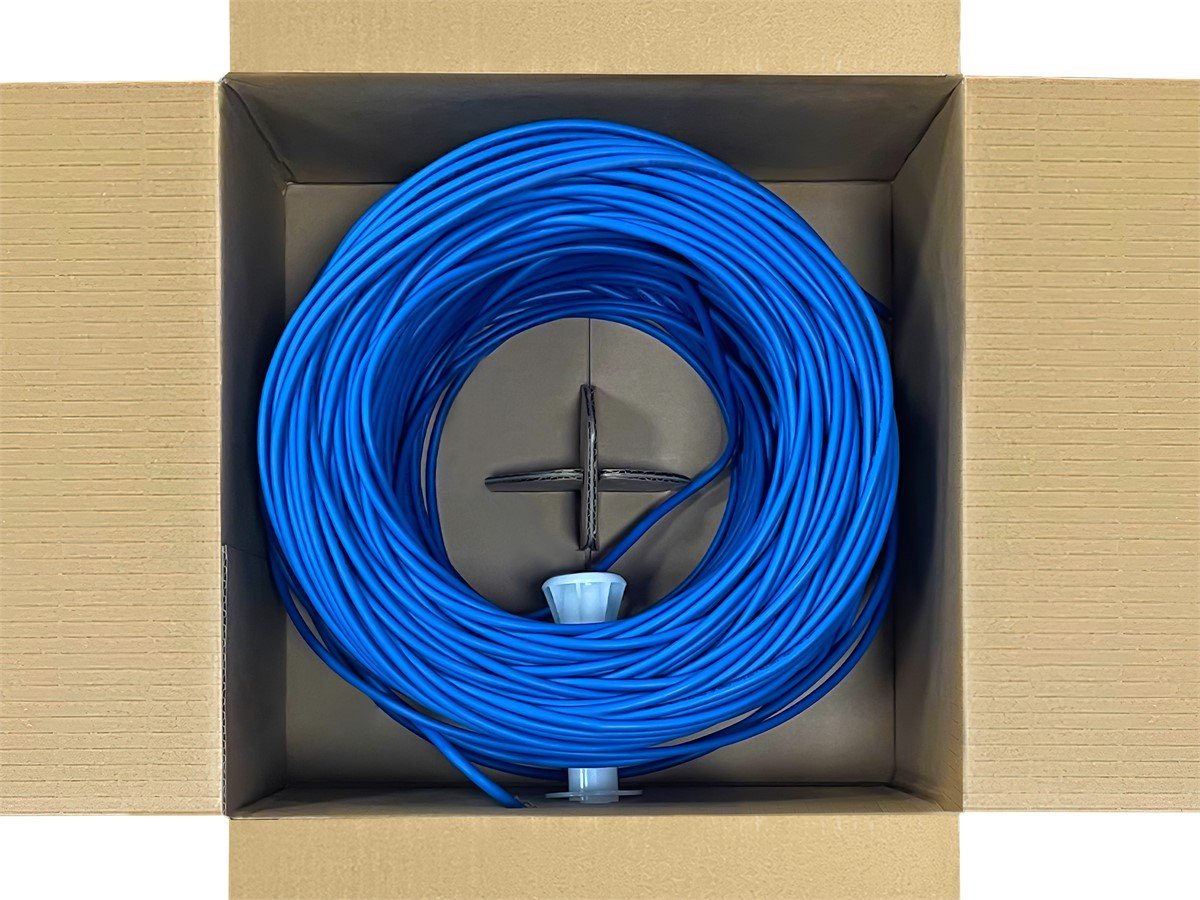 Monoprice Cat5e 500ft Blue CMR UL Bulk Cable, UTP, Solid, 24AWG, 350MHz ...